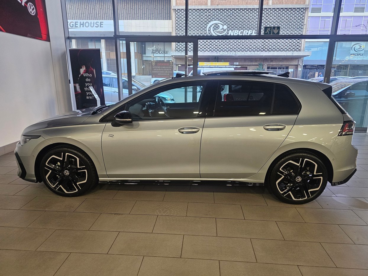 2025 Volkswagen VW Golf 8 1.4 TSi R-Line Plus Q2FyTGlzdGluZzo0Njg0Mjc ...