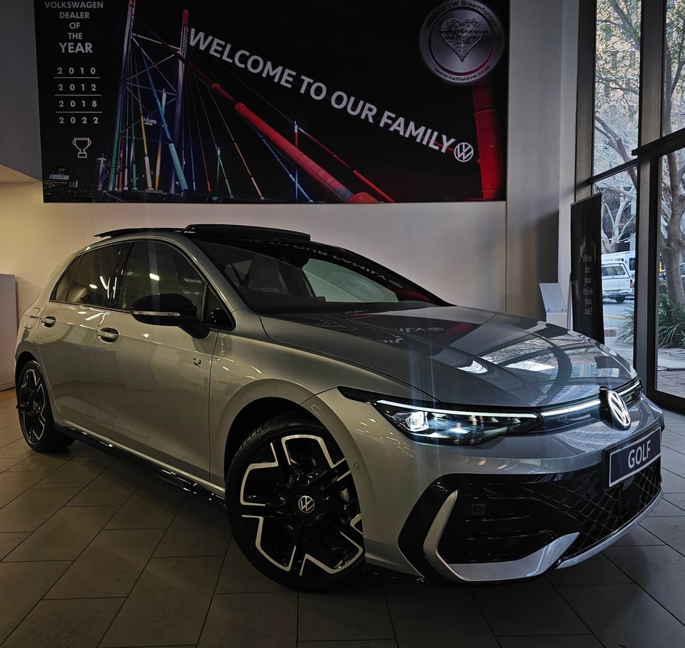 2025 Volkswagen VW Golf 8 1.4 TSi R-Line Plus Q2FyTGlzdGluZzo0Njg0Mjc ...