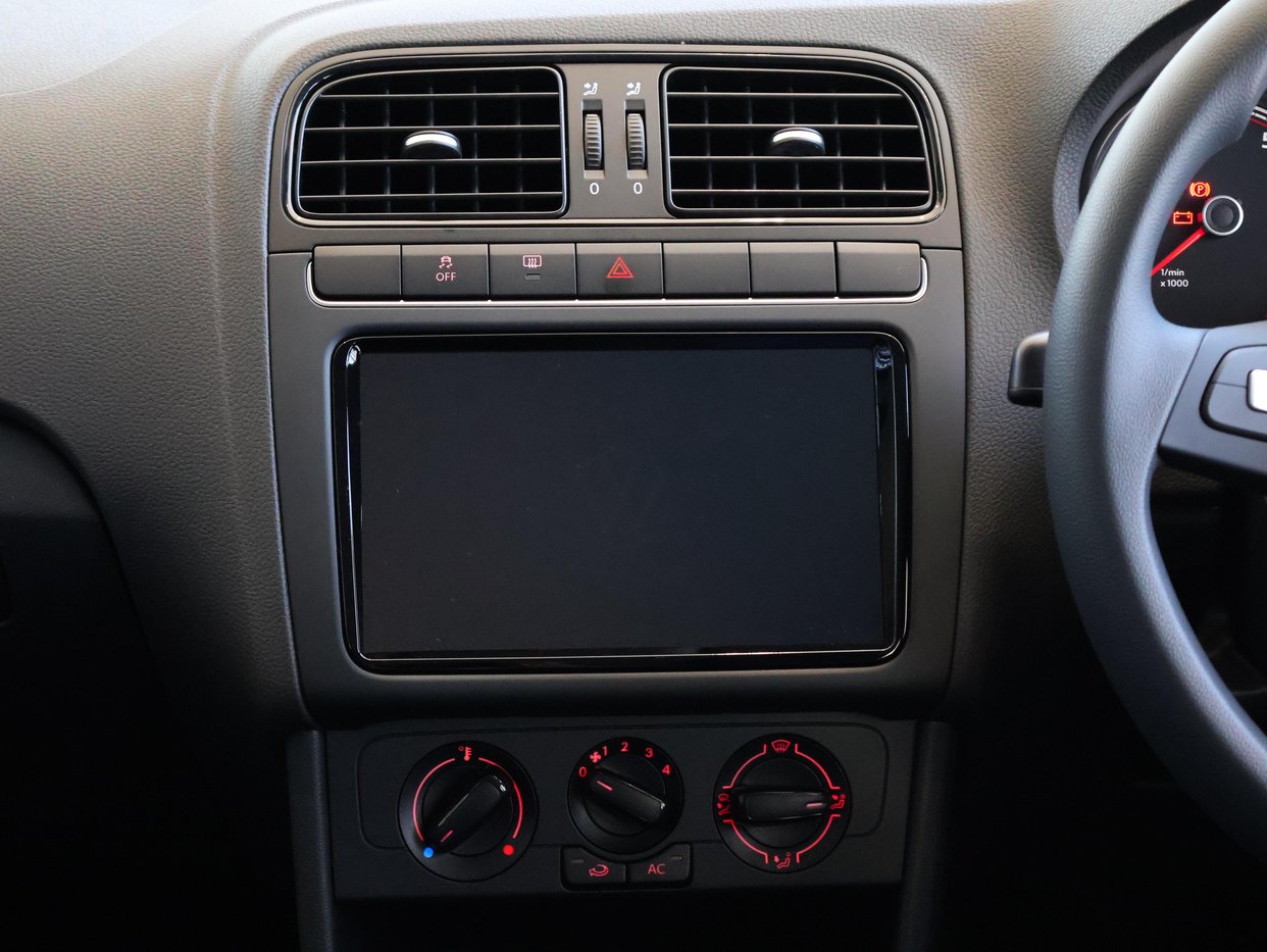 2025 Volkswagen VW Polo Vivo 1.4 Hatch Life Q2FyTGlzdGluZzo0Nzc5NTk ...