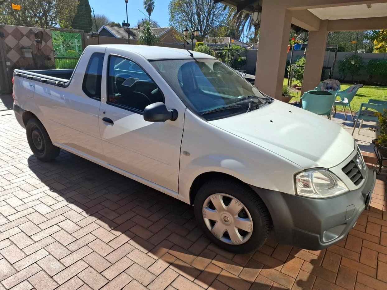 2020 Nissan NP 200 NP200 1.6i Pack Q2FyTGlzdGluZzo0NzIzMzM R189900 ...