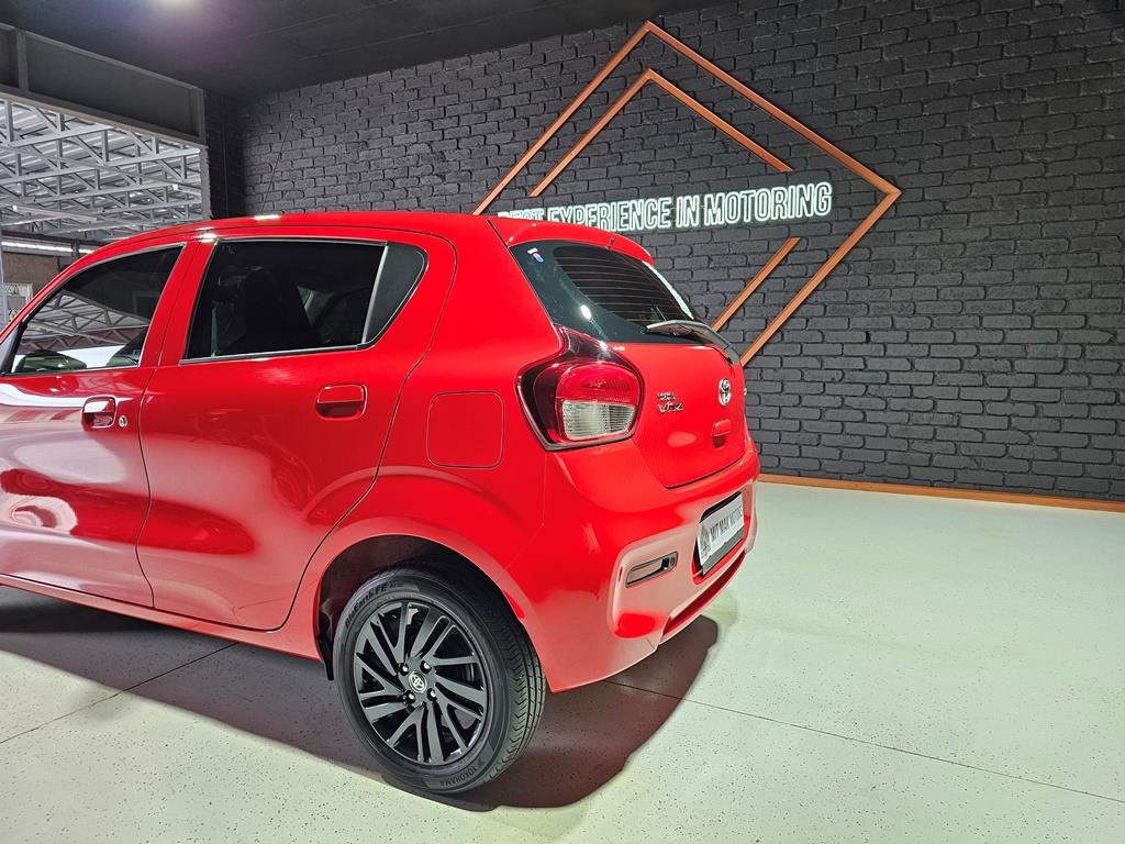 2024 Toyota Vitz 1.0 XR Q2FyTGlzdGluZzozOTQzMTk R219900 | Avo Auto