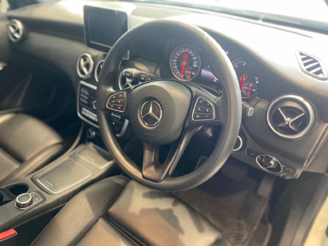 2017 Mercedes Benz A Class A 200 Style Auto Q2FyTGlzdGluZzo0Njk0NDE ...