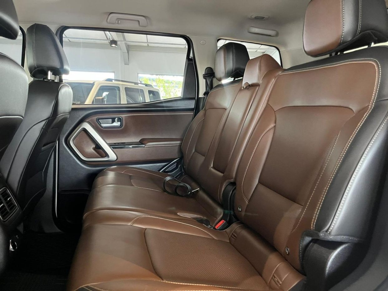 scorpio interior 2023