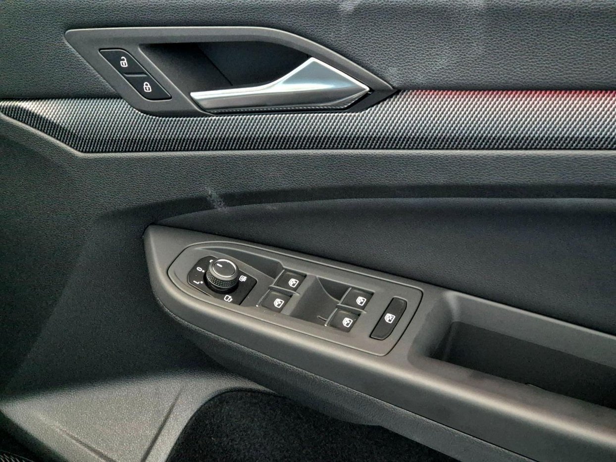 2025 Volkswagen VW Golf 8 1.4 TSi R-Line Plus Q2FyTGlzdGluZzo0NTgwNjA ...