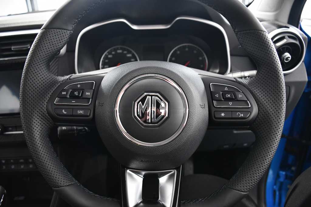 2025 MG ZS 1.5 Delux Auto Q2FyTGlzdGluZzo1OTQ4NDU R309900 | Avo Auto