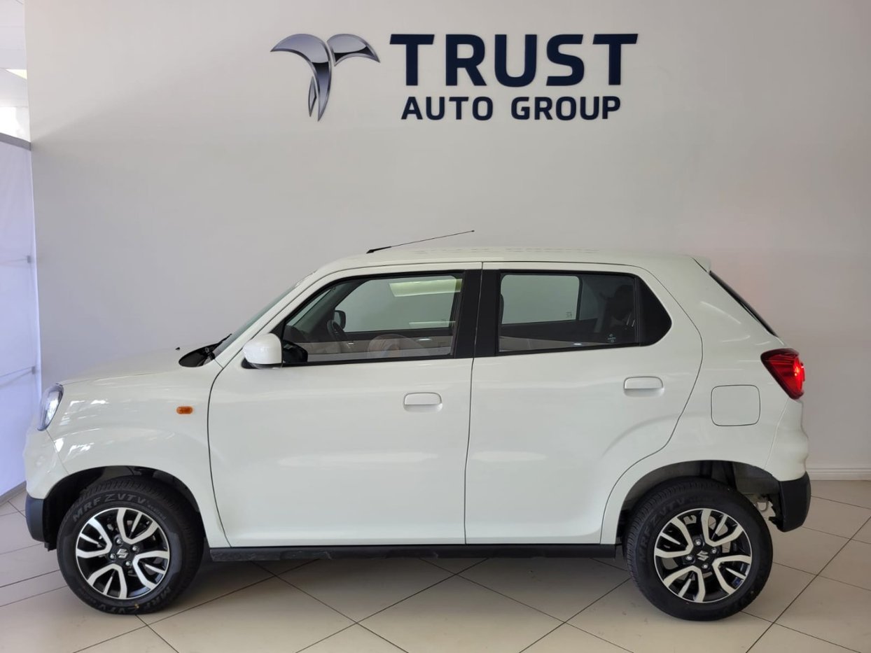 2026 Suzuki S-Presso 1.0 GL Plus Q2FyTGlzdGluZzo1OTA4Mjg R179950 | Avo Auto