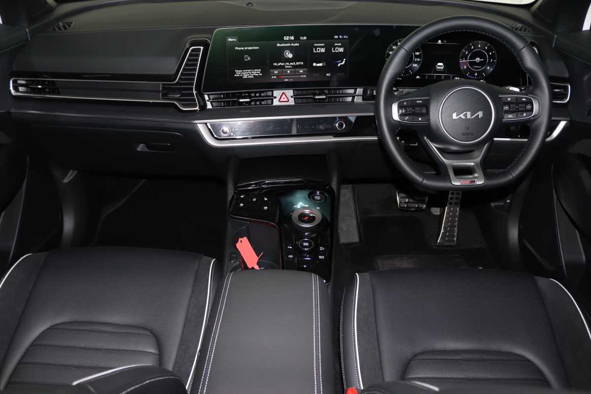 2024 Kia Sportage 1.6T-GDi GT Line S Q2FyTGlzdGluZzozNjMyNzc R780995 | Avo Auto