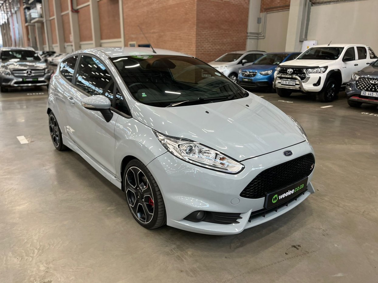 2017 Ford Fiesta ST 200 1.6 EcoBoost 3 Door Q2FyTGlzdGluZzozMjg0OTU ...