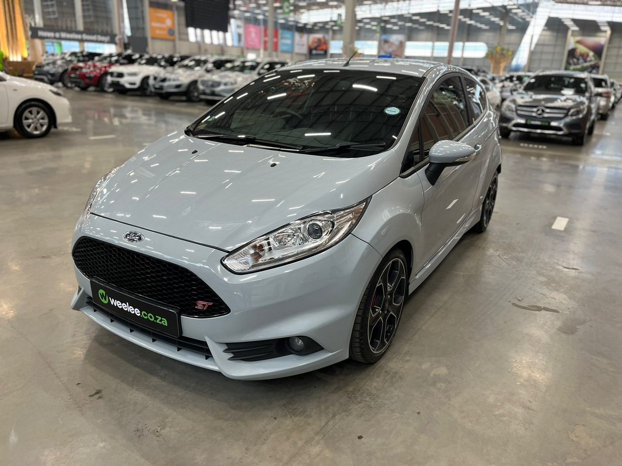 2017 Ford Fiesta ST 200 1.6 EcoBoost 3 Door Q2FyTGlzdGluZzozMjg0OTU ...