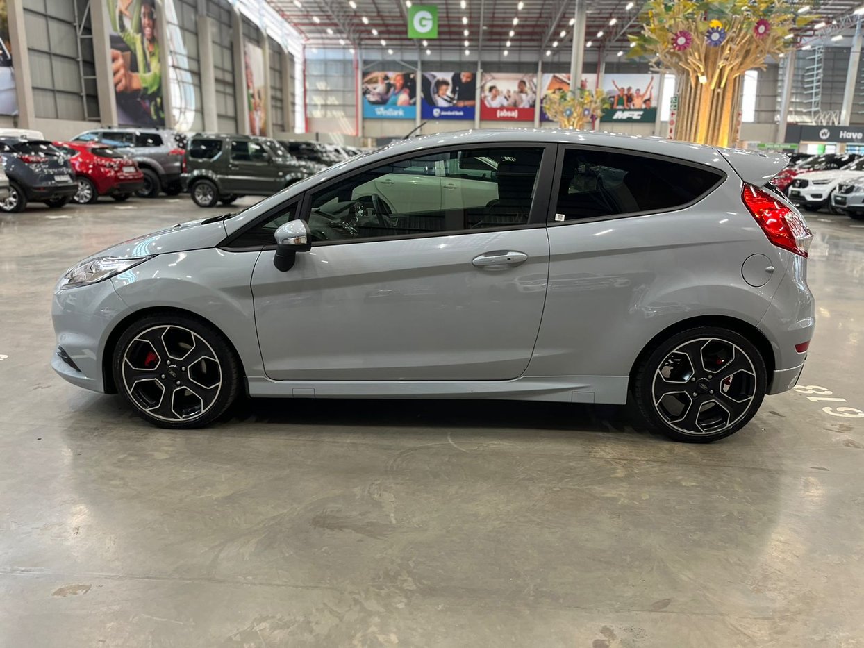 2017 Ford Fiesta ST 200 1.6 EcoBoost 3 Door Q2FyTGlzdGluZzozMjg0OTU ...