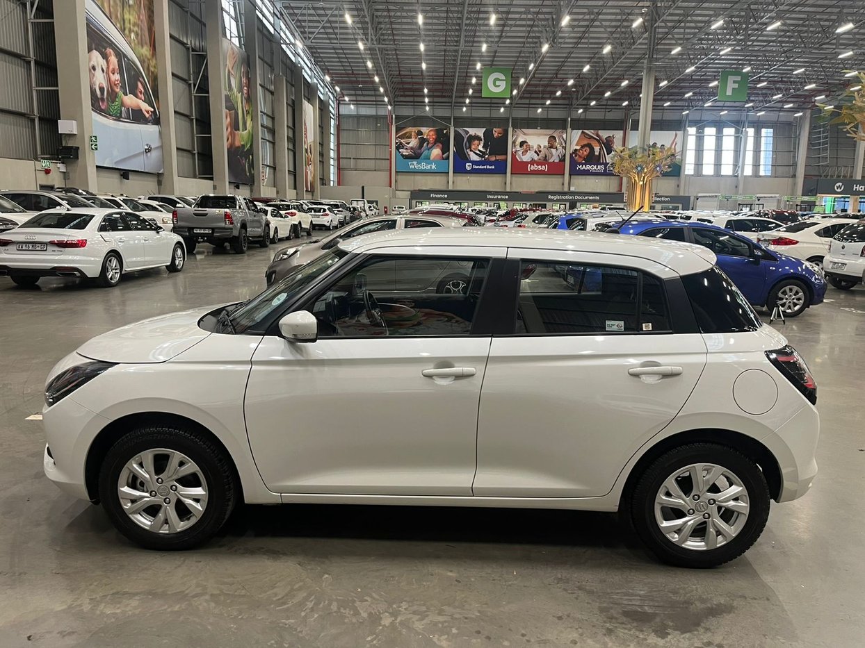 2025 Suzuki Swift 1.2 GL Auto Q2FyTGlzdGluZzo1ODgyNTg R249900 | Avo Auto