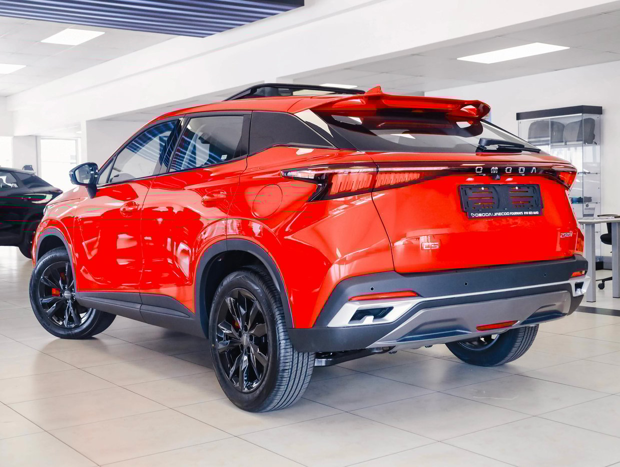 2025 Omoda C5 1.5T Elegance X Q2FyTGlzdGluZzo1MzY1NTM R429800 | Avo Auto