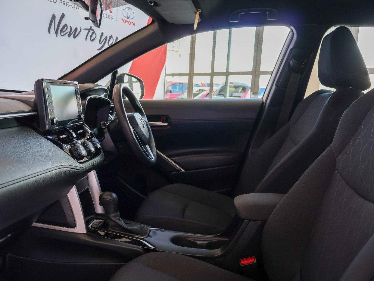 2024 Toyota Corolla Cross 1.8 XI Q2FyTGlzdGluZzo1NDU1MDc R349990 | Avo Auto