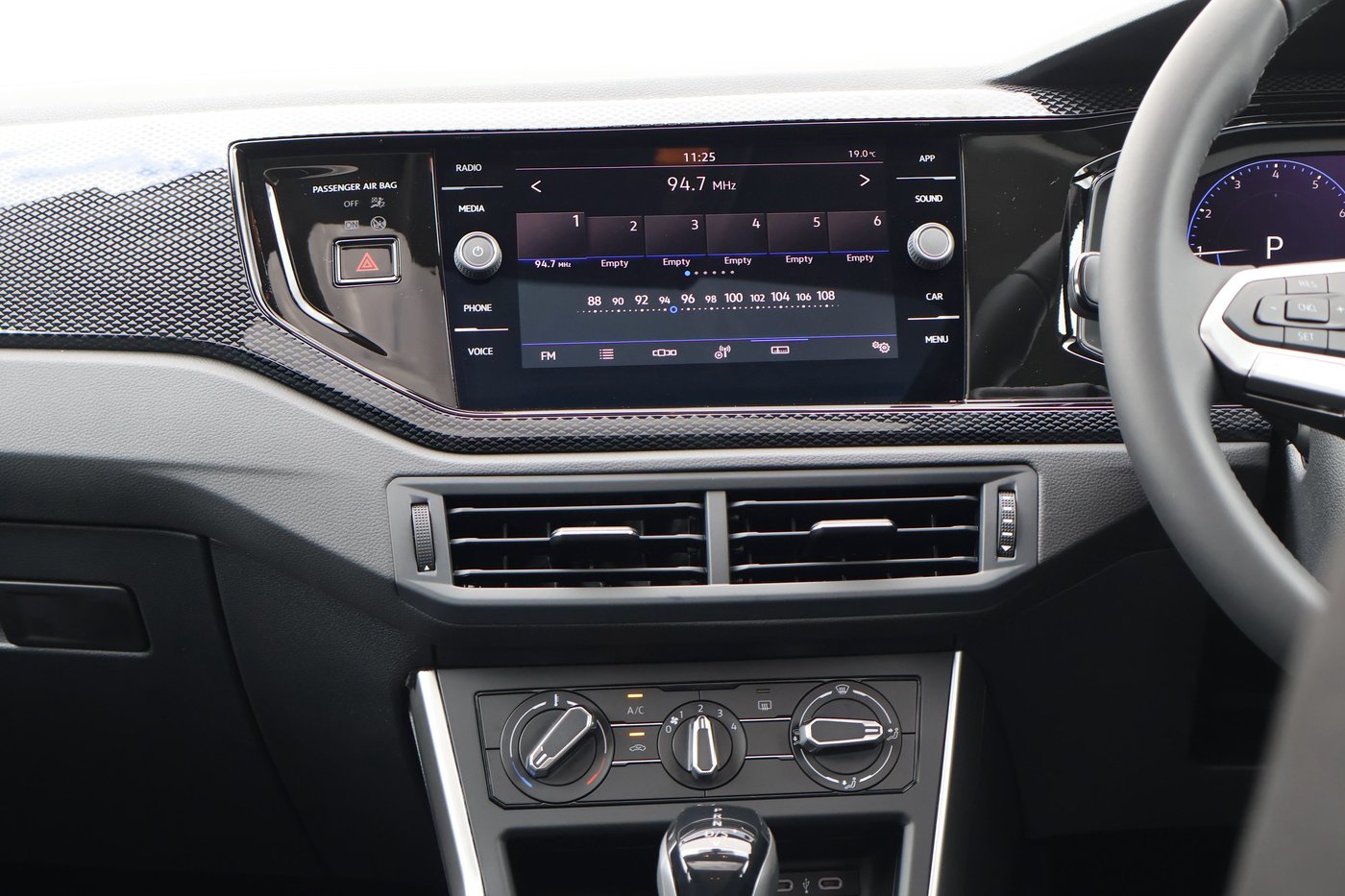 2025 Volkswagen VW Polo 1.0 TSi Life DSG Q2FyTGlzdGluZzo1NjY3MjA ...