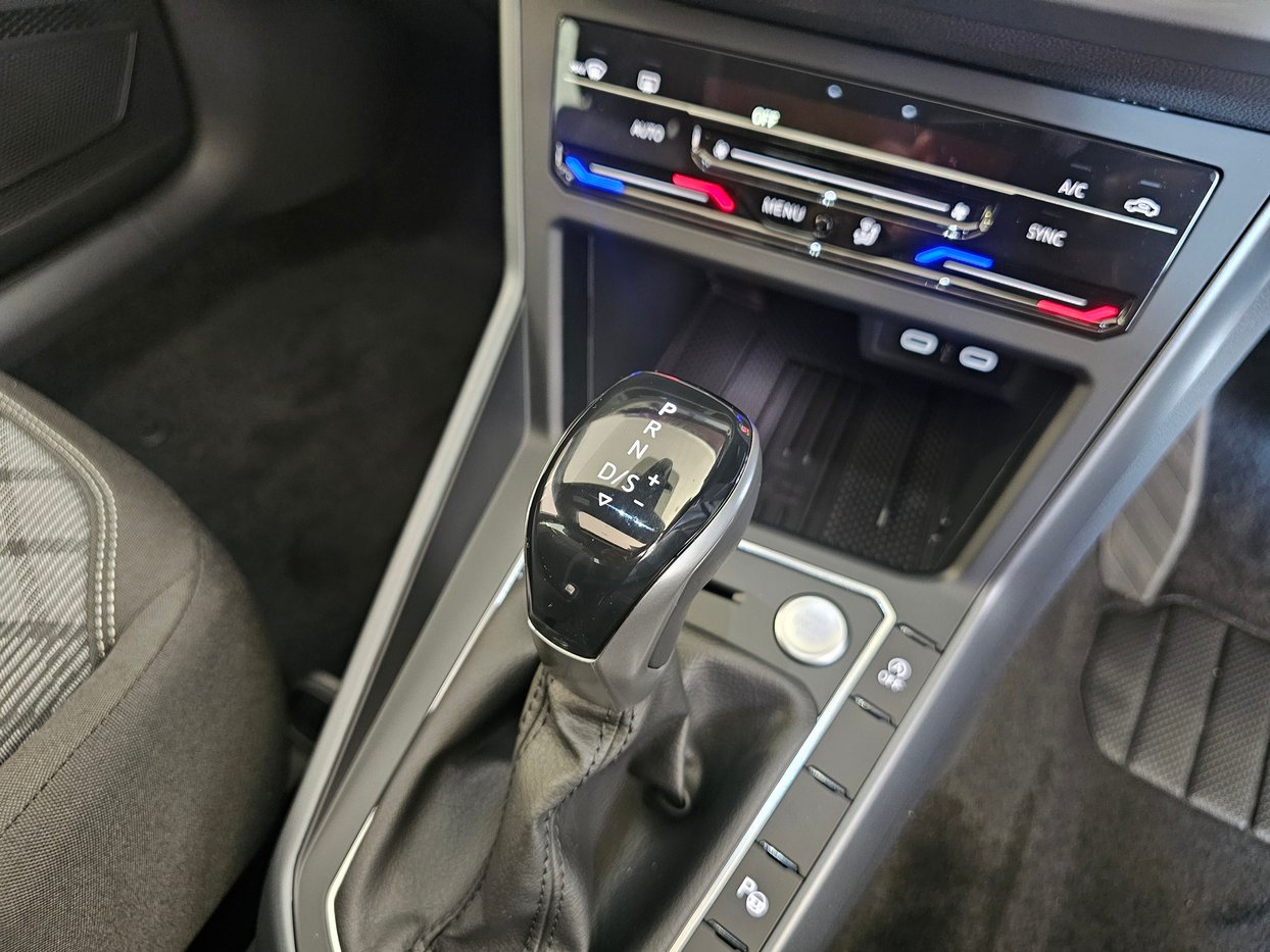 2025 Volkswagen VW Polo 1.0 TSi R-Line 85kW Q2FyTGlzdGluZzo1NzQzOTQ ...