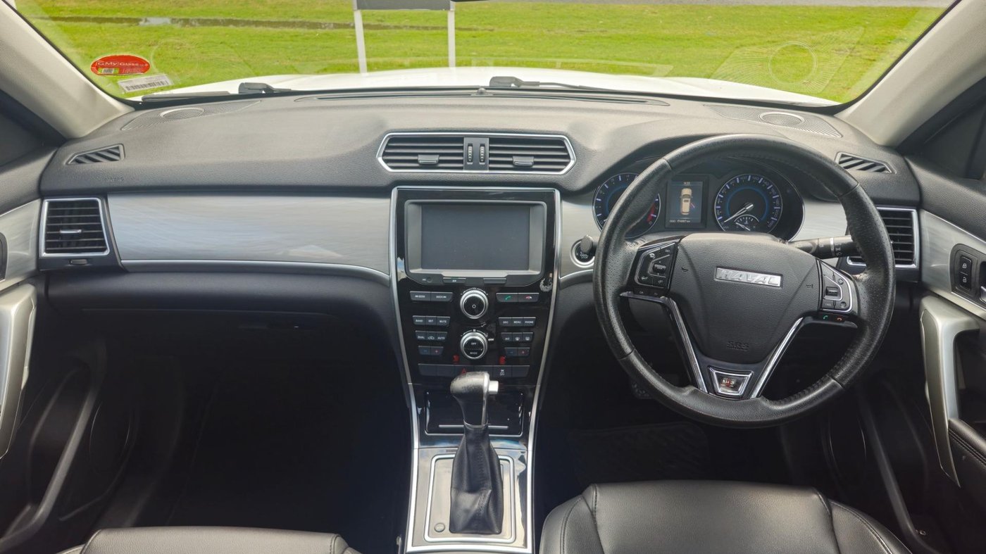 2018 Haval H2 1.5T Luxury Auto Q2FyTGlzdGluZzo1OTE2OTA R299789 | Avo Auto