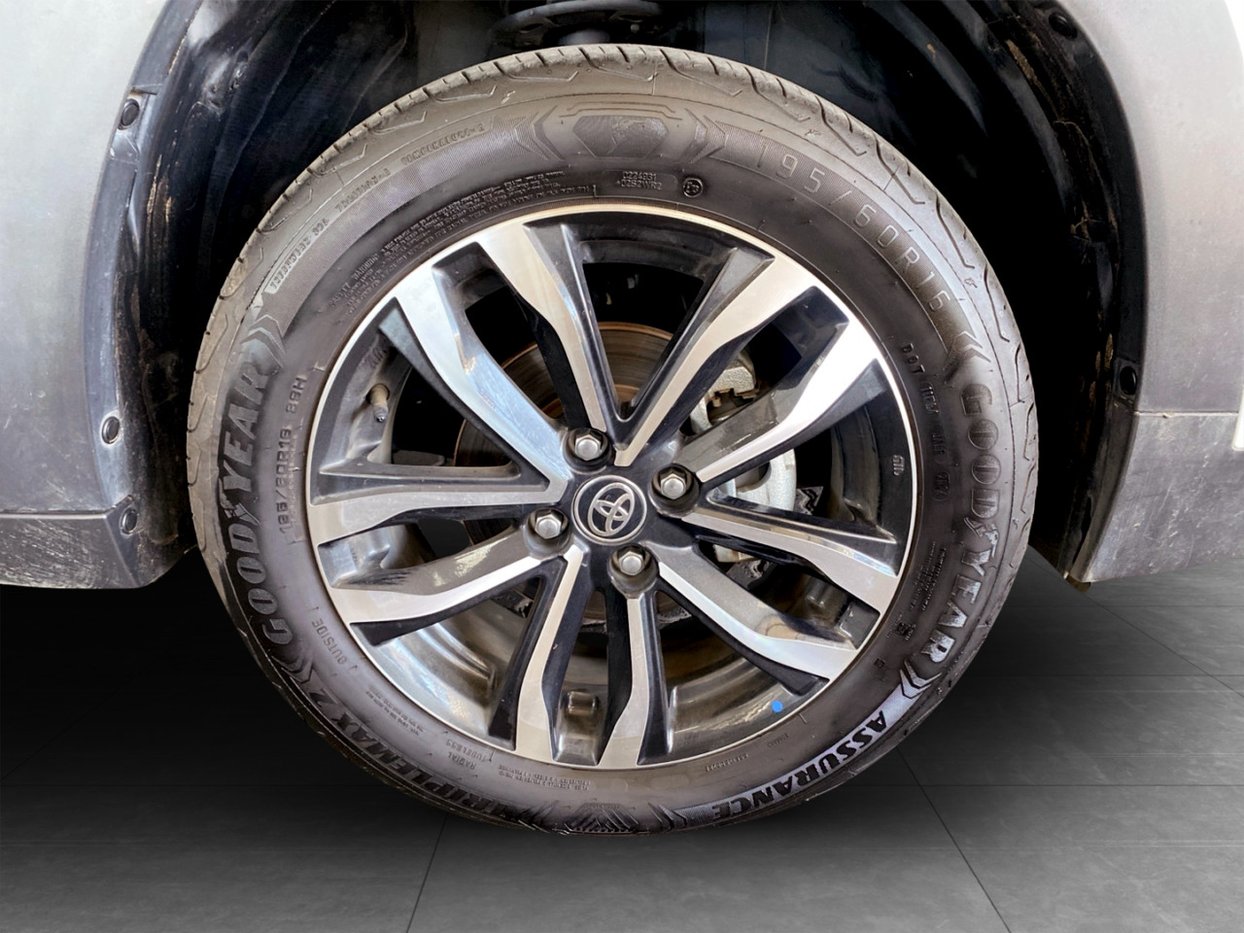 2024 Toyota Starlet Cross 1.5XR Auto Q2FyTGlzdGluZzo1OTI4MTI R339895 ...