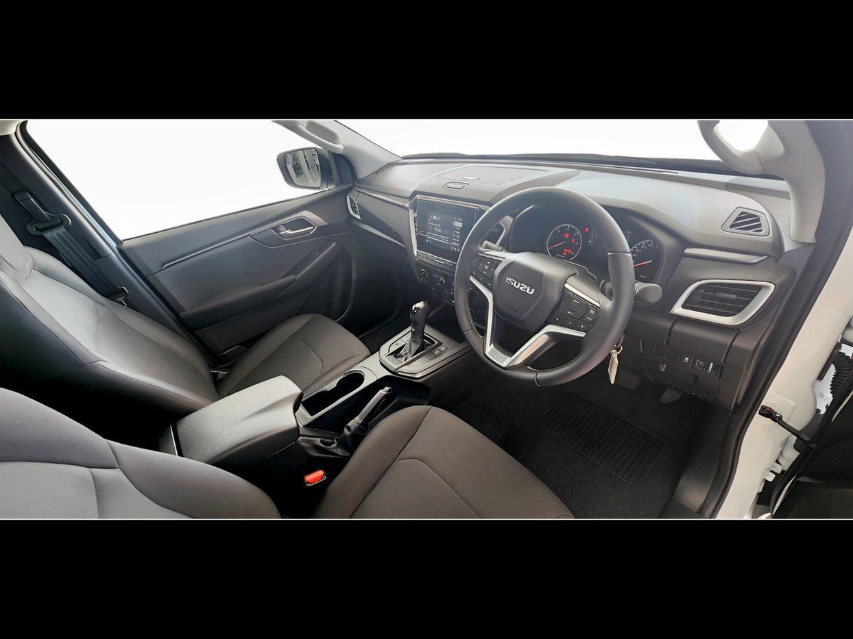 2026 Isuzu D-Max 3.0 Ddi HR LS Auto 4x4 Q2FyTGlzdGluZzo1ODMwMTI R678900 ...