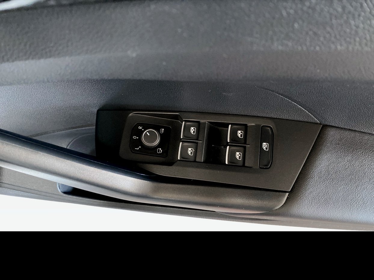 2023 Volkswagen VW T-Cross 1.5 TSI R-LIne DSG Q2FyTGlzdGluZzo1OTI4MTc ...