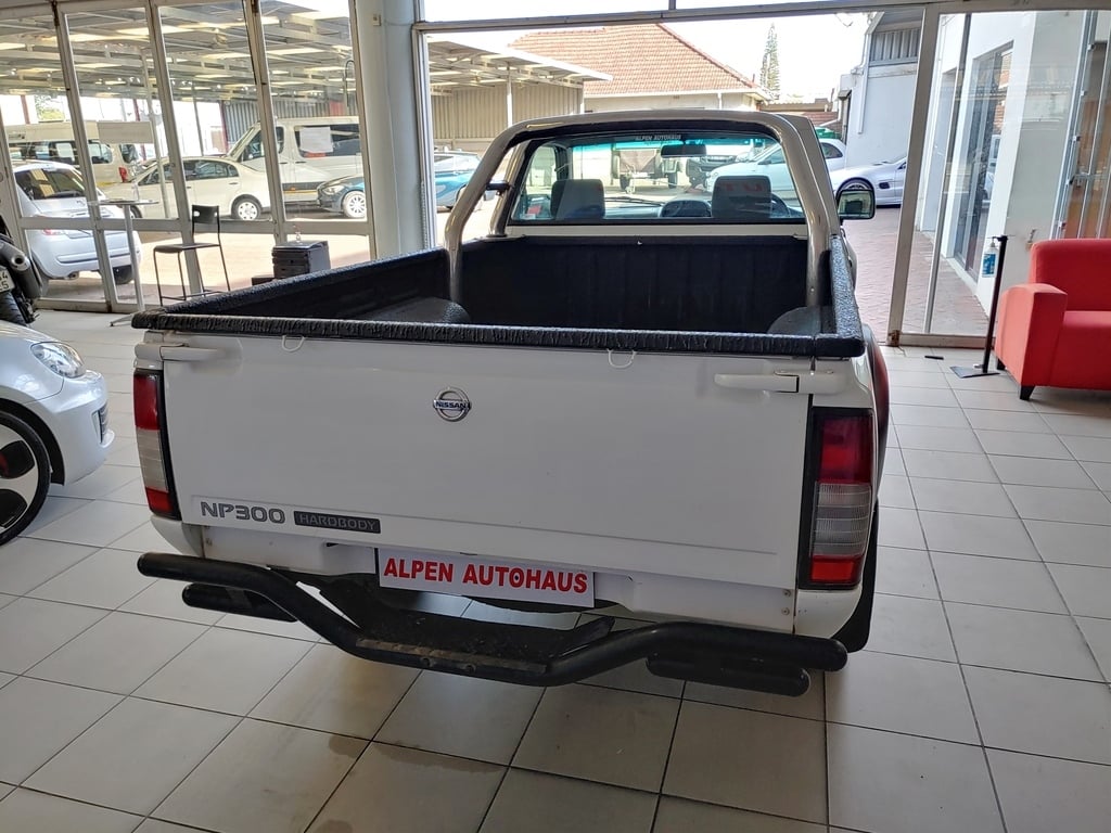 2015 Nissan Hardbody NP 300 Hardbody NP300 2.5 TDi LWB 4X4 Single Cab ...