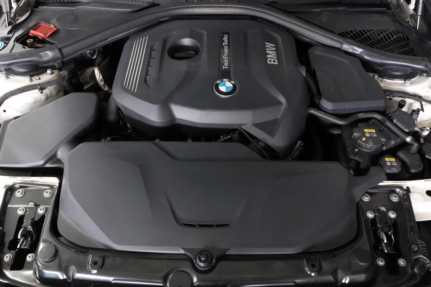 2017 BMW 320 - F30 320i F30 M-Sport Steptronic Q2FyTGlzdGluZzo0MTY5NTE ...