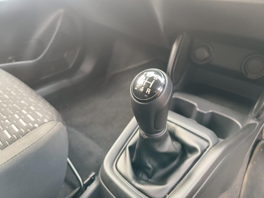 2025 Suzuki Swift 1.2 GL Q2FyTGlzdGluZzo1ODI5NTg R207900 | Avo Auto