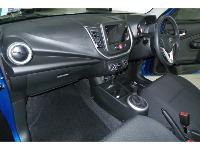 2024 Toyota Vitz 1.0 XR Q2FyTGlzdGluZzo1ODI2Mzc R179900 | Avo Auto
